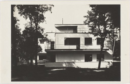 Dessau: Duplex House in the Bauhaus Masters' Residential Estate ...